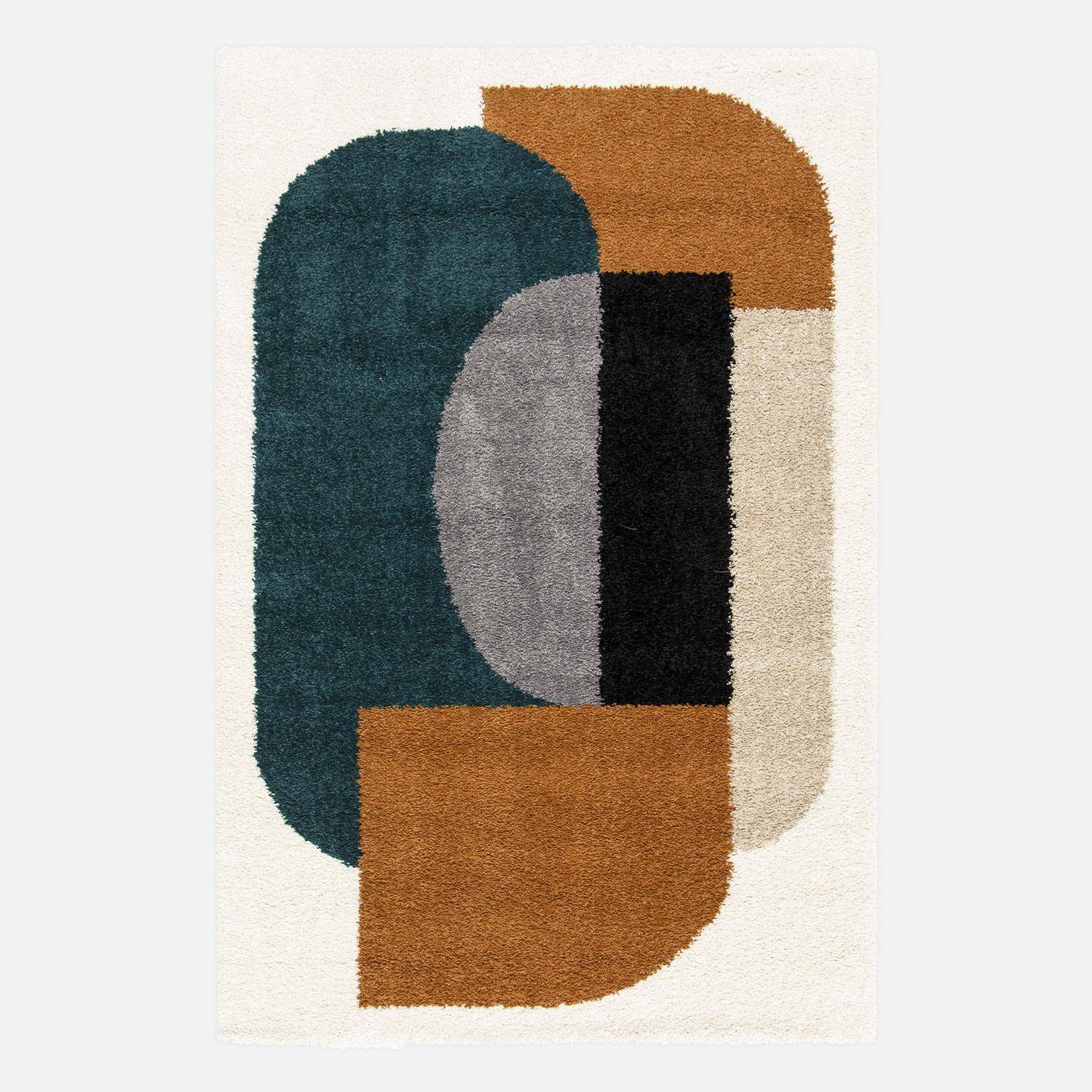 Interior shaggy rug with geometric pattern