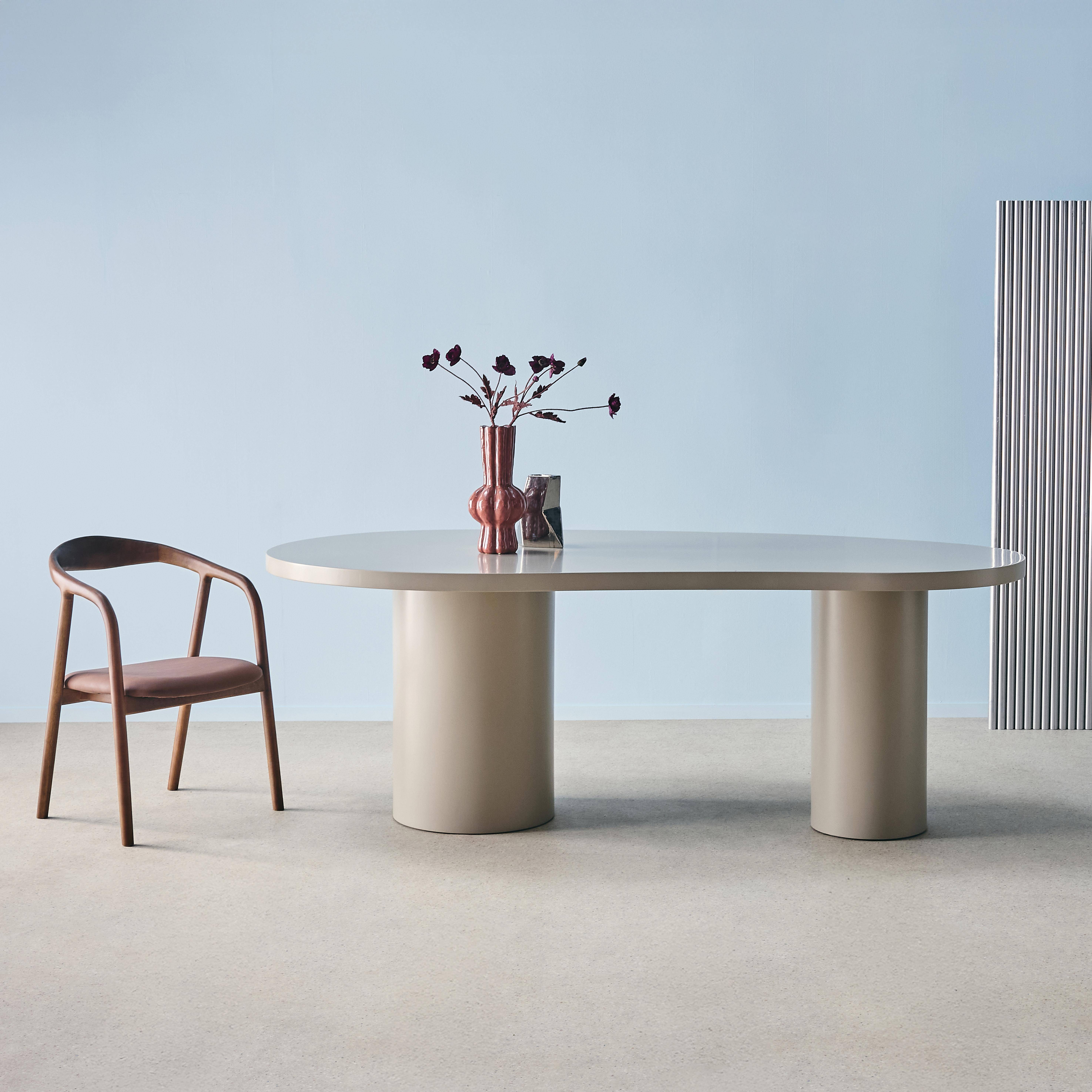 Organic dining table with rubberwood structure, seats 8, greige | sweeek
