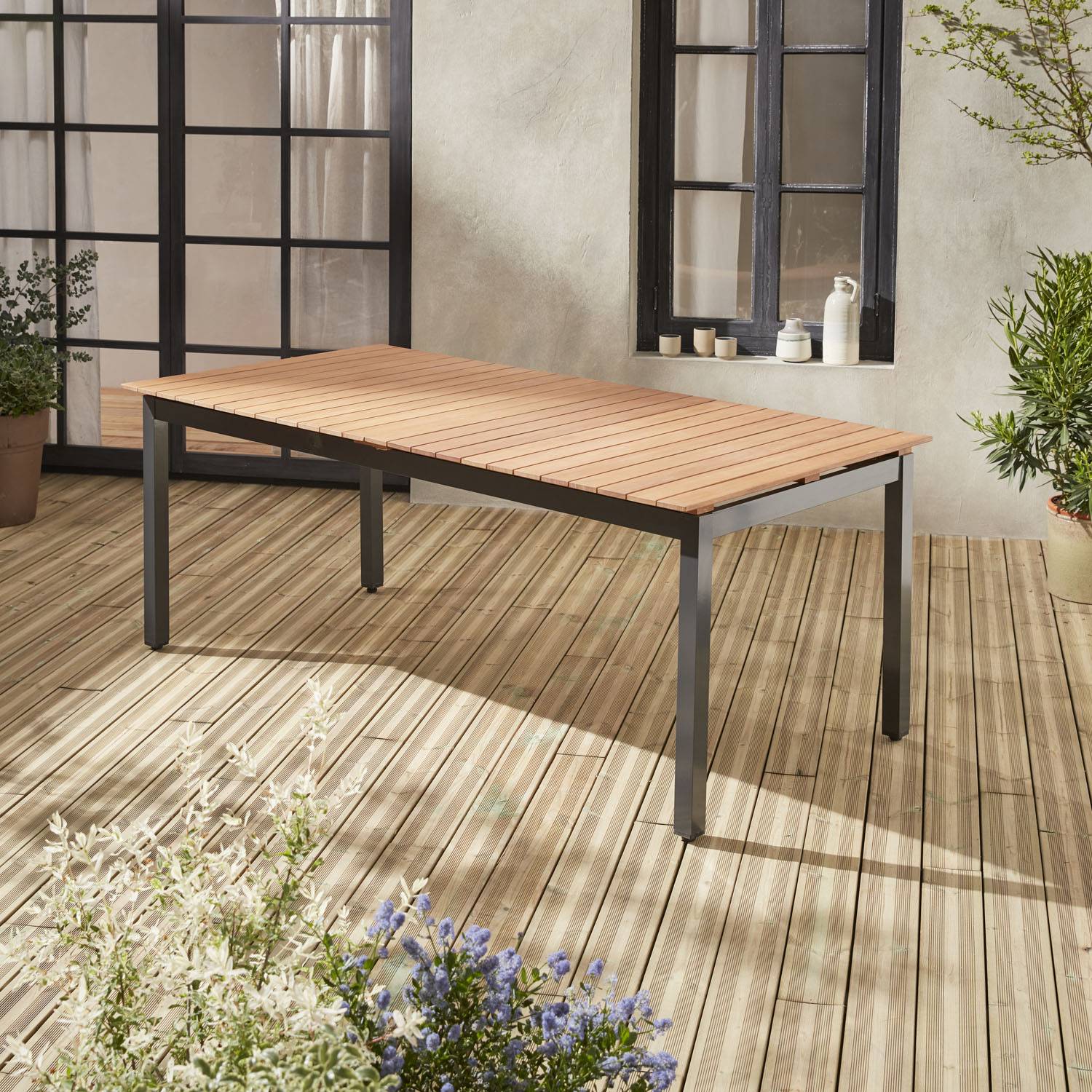 Extendable Garden Table | sweeek